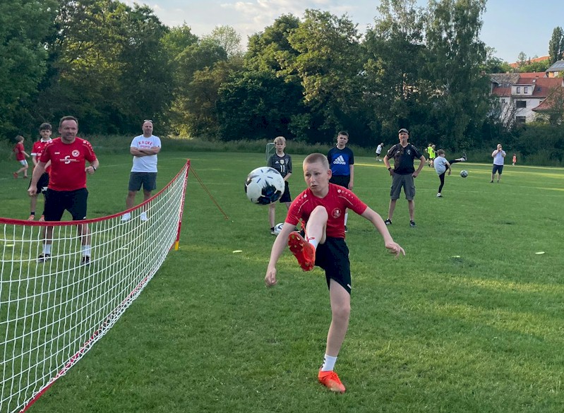 Fußballtennis auf dem Parksportplatz - weitere Fotos