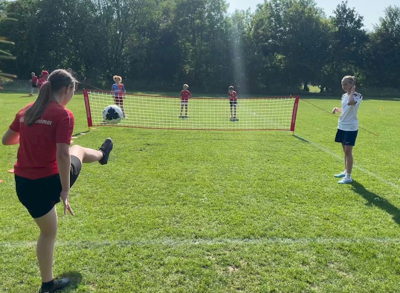 Fußballtennis auf dem Parksportplatz - weitere Fotos